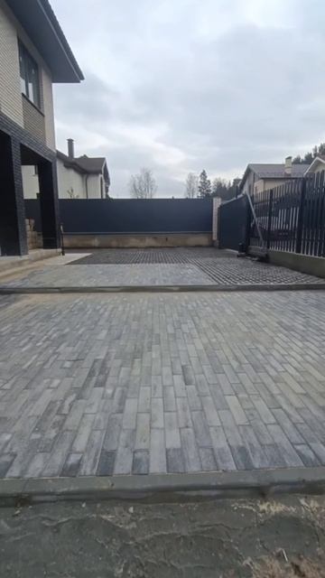 Мощение тротуарной плитки под ключ.