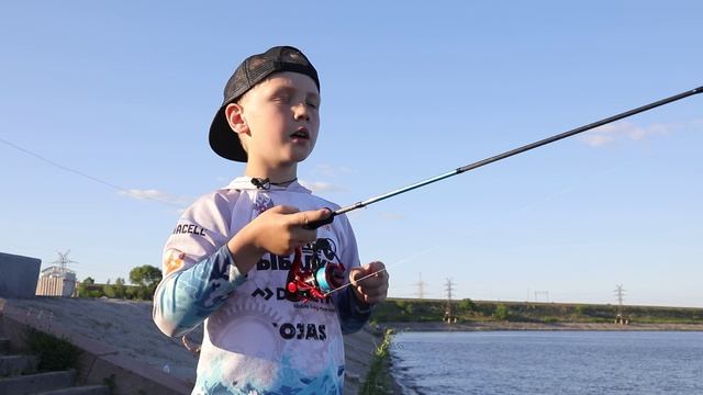 "КЛЁВОЕ ДЕТСТВО" Как ловить на отводной поводок. Д. Цветов.