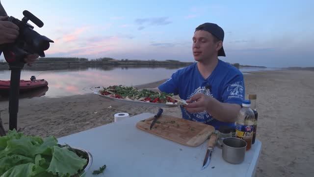 "КИНОТЕАТР РЫБОЛОВА" Рыболовная кухня. Приготовление лососей по-хабаровски.