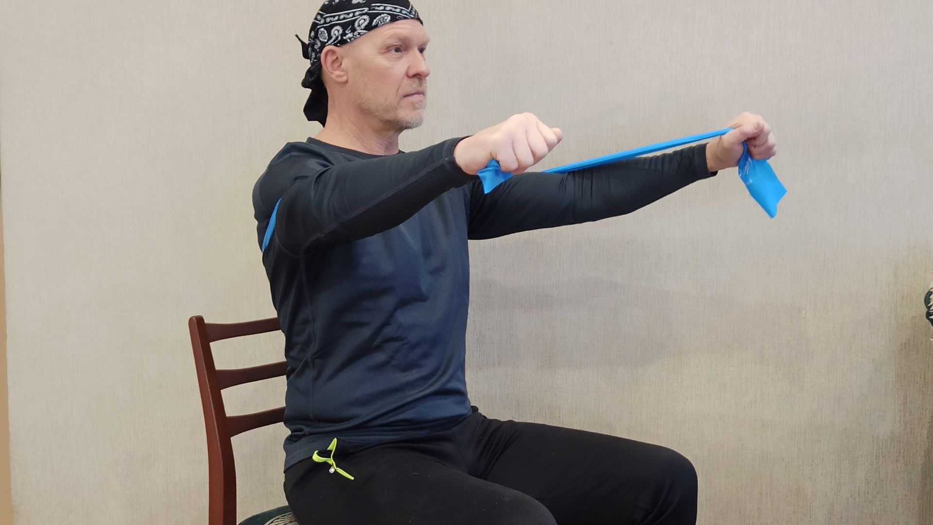 27- Жим от груди (Chest press)