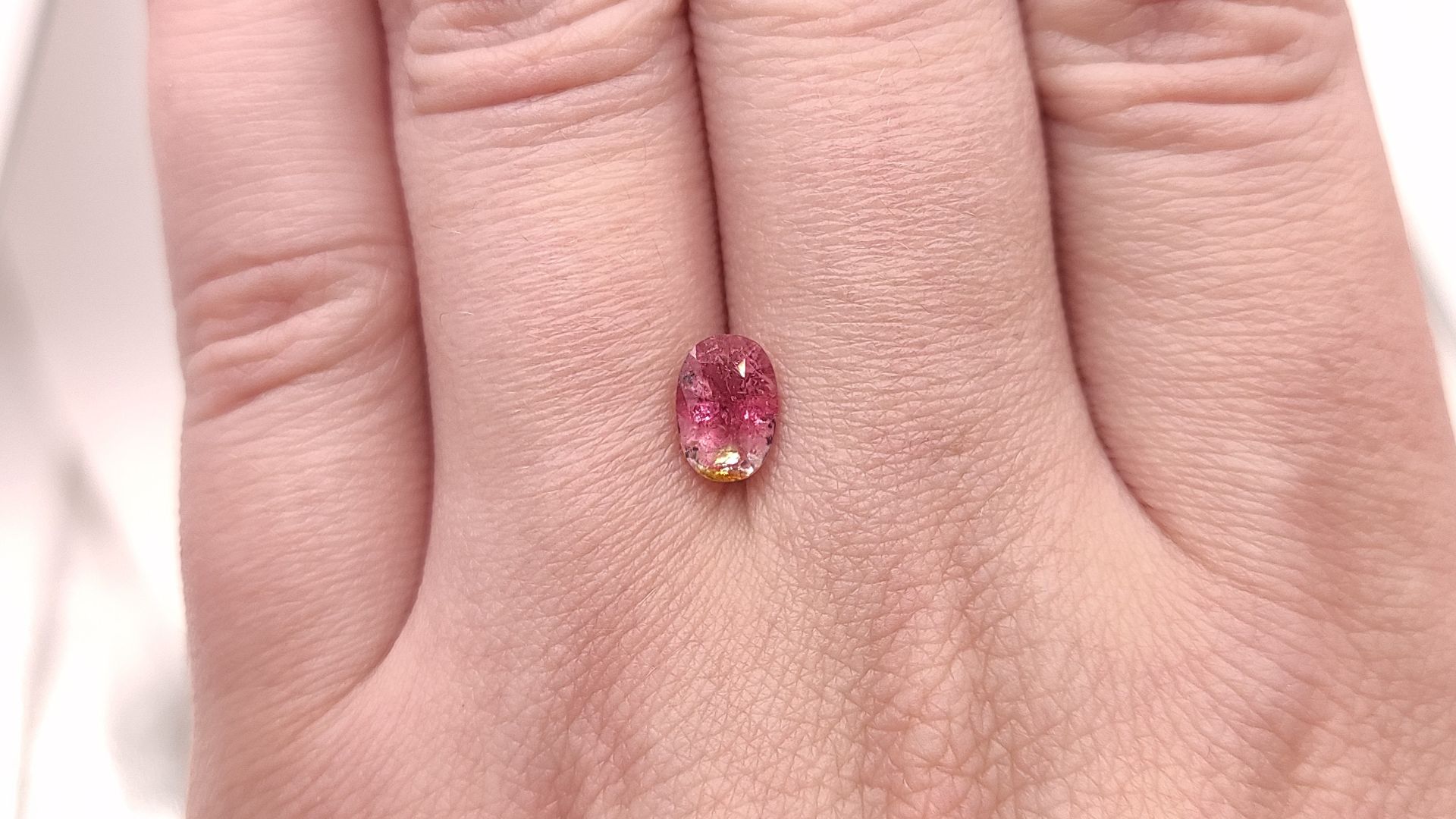 Турмалин полихромный 1.05 ct. Мозамбик+ гемм. заключение