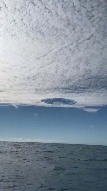 очень странные облака