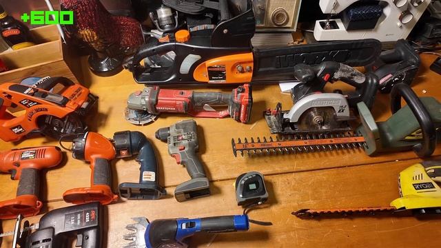 Купил 2 кладовки за $920… Нашёл РУЖЬЁ, протез и тайник за матрасом! 😳(Trofimov_family)