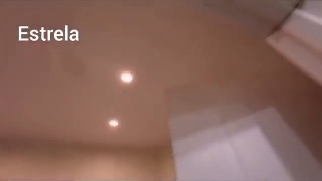 Натяжной потолок в ванную