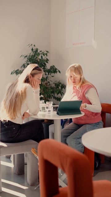 Город раскрывается не через достопримечательности, а через ощущения.