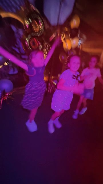 SHORT REELS DANCE MOMENTS