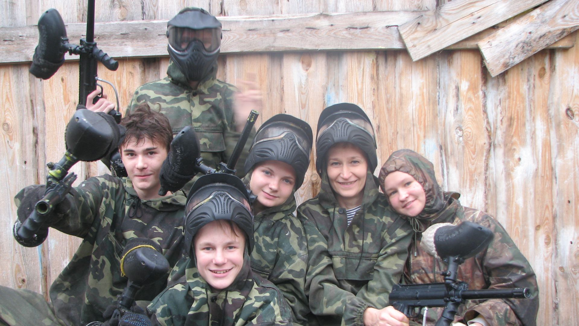 ВЫПУСК - 2015 "4 сентября 2012: ГУМАНОИДЫ ПЕЙНТБОЛА 9 «А» класса НА ТРОПЕ ВОЙНЫ» ИСТОРИЯ 20-й ШКОЛЫ