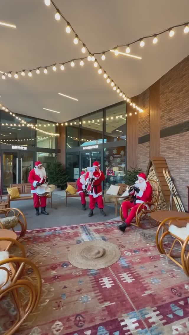 ансамбль Санта-Клаусов в Москве