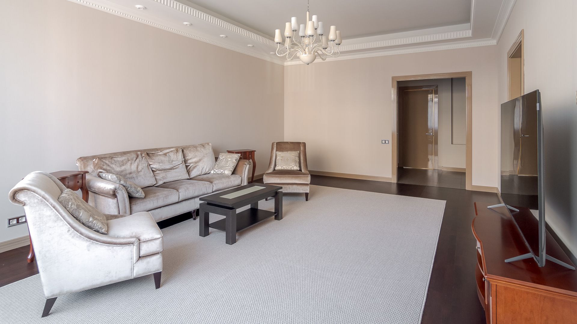 Квартира в ЖК Премиум-класса! Аренда 4-комнатной квартиры, 190 м² (ID 33273)