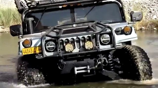 Буксует Хамви