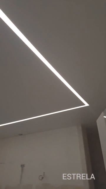 Световые линии в натяжном потолке