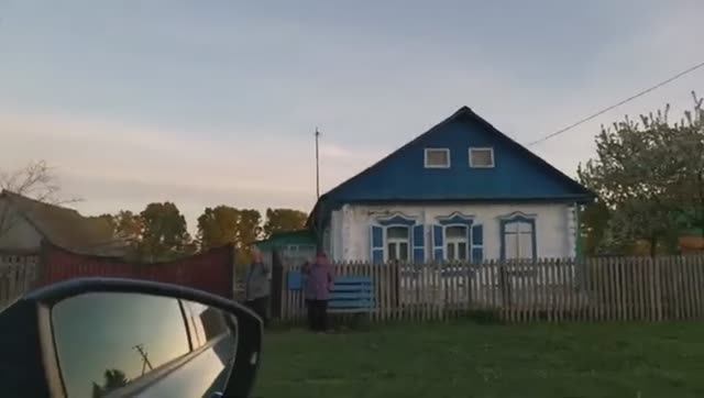 Деревня ждём заморозки 07 мая 2023г Помогаем родителям Утепляем огород Ждём заморозки