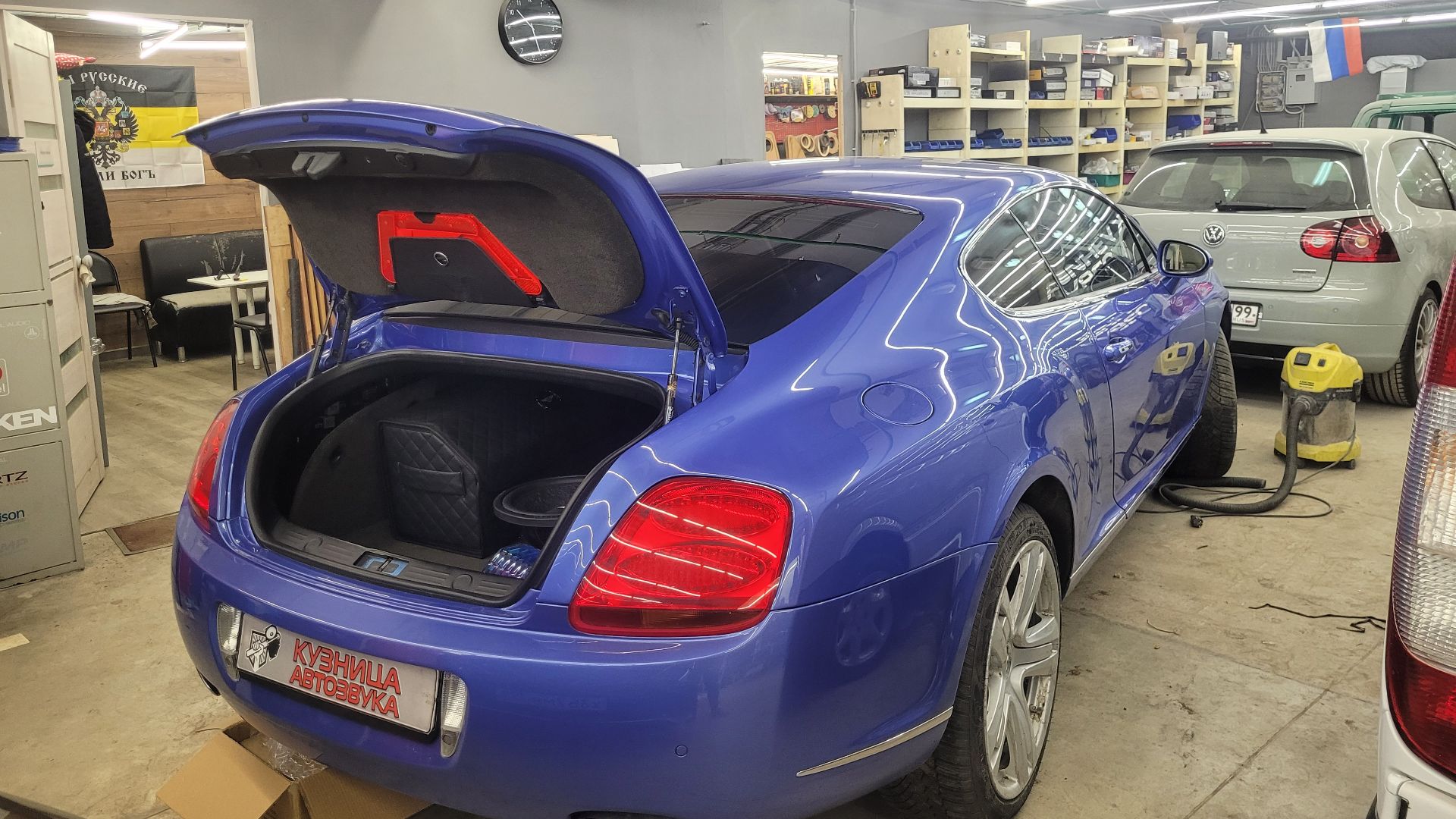 Тюнинг Bentley Continental GT: Установка Android магнитолы и профессиональный автозвук