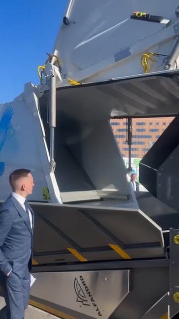 Мусоровоз на шасси КАМАЗ 65951