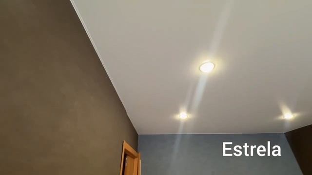 Матовый натяжной потолок в комнату