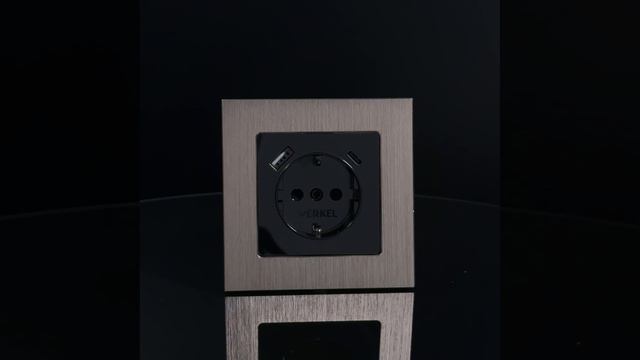 Рамка Werkel Aluminium шампань W0011711розетка USB тип A+C Werkel черный акрил W1171748