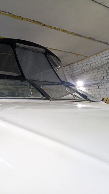 Лобоввая панель тента на катере 2450