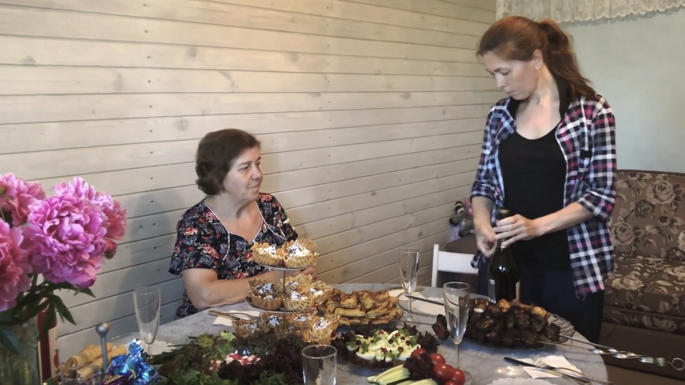 Из архива:Проводим коммуникации в дом-Часть первая/День рождения