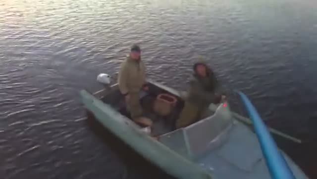 УДАЧНАЯ РЫБАЛКА С САНЬКОМ! СТОЛЬКО РЫБЫ!!! КАТЕР НЕ МОЖЕТ ВЫЙТИ НА ГЛИСЕР!