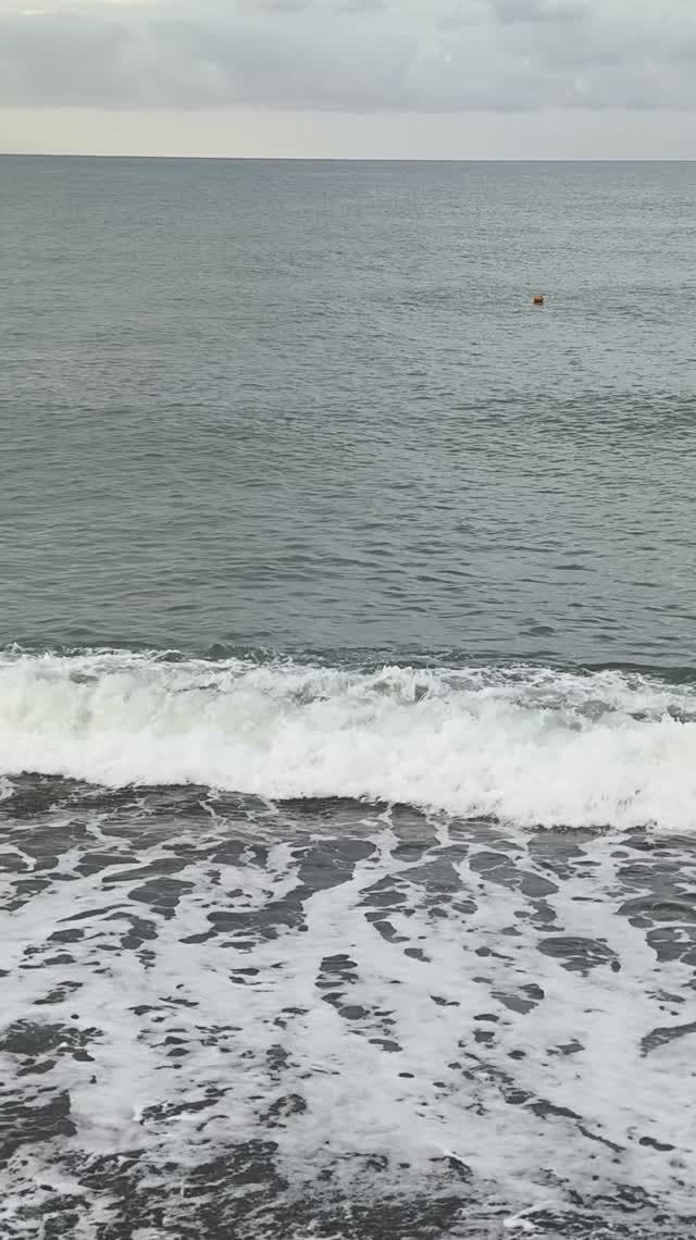 🌊🌞 ОТДЫХ И РАССЛАБЛЕНИЕ. ЗВУКИ ПРИРОДЫ: ШУМ ЧЁРНОГО МОРЯ НА НАБЕРЕЖНОЙ В КОНЦЕ СЕНТЯБРЯ