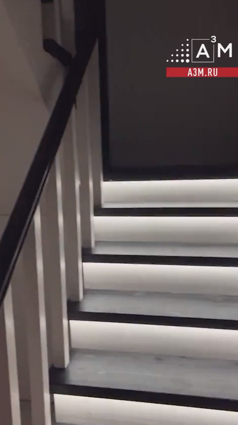 Подсветка лестницы A³M в реальном доме — отзыв клиента | LED подсветка ступеней