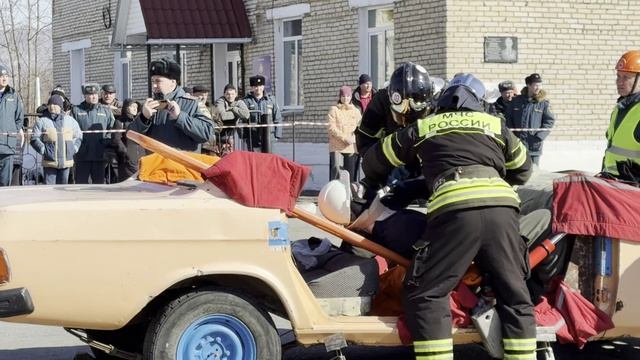 Соревнования спасателей по ликвидации последствий ДТП .10 ПСЧ г.Сим