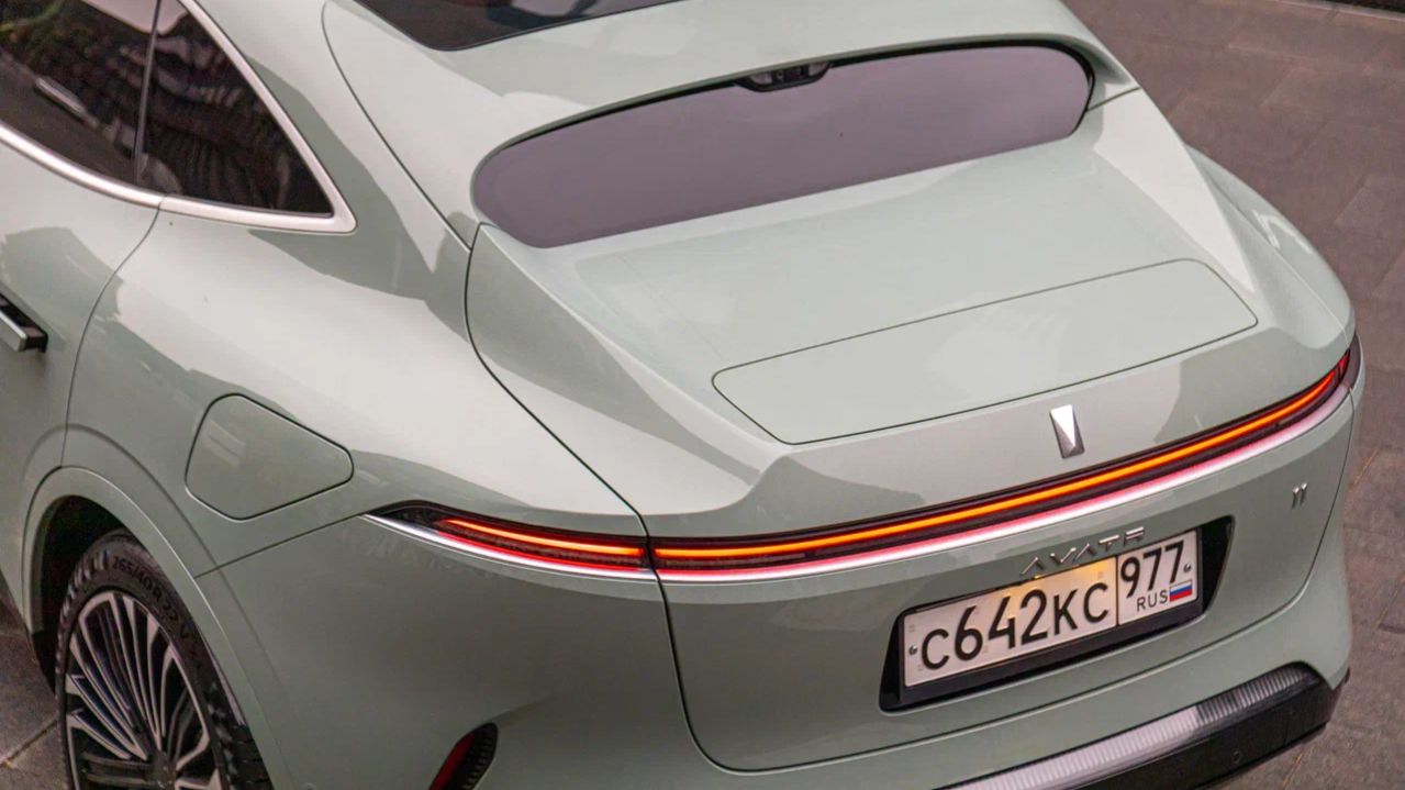 Avatr 11 — лучший китайский электрокар? Huawei внутри и технологии будущего!