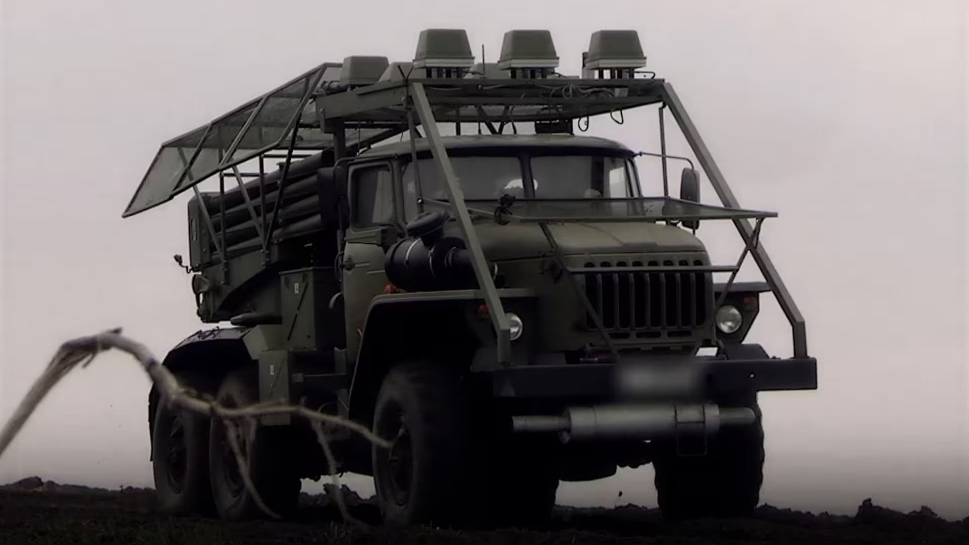 Боевые залповые системы. Уникальные бронемашины и робособаки.