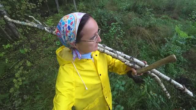 6 соток 12 августа 2021 года. Хроника. Декор из цветов "Котелок на костре"