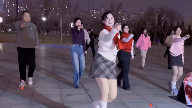 Красивая и Энергичная ЦИН ЦИН(2)