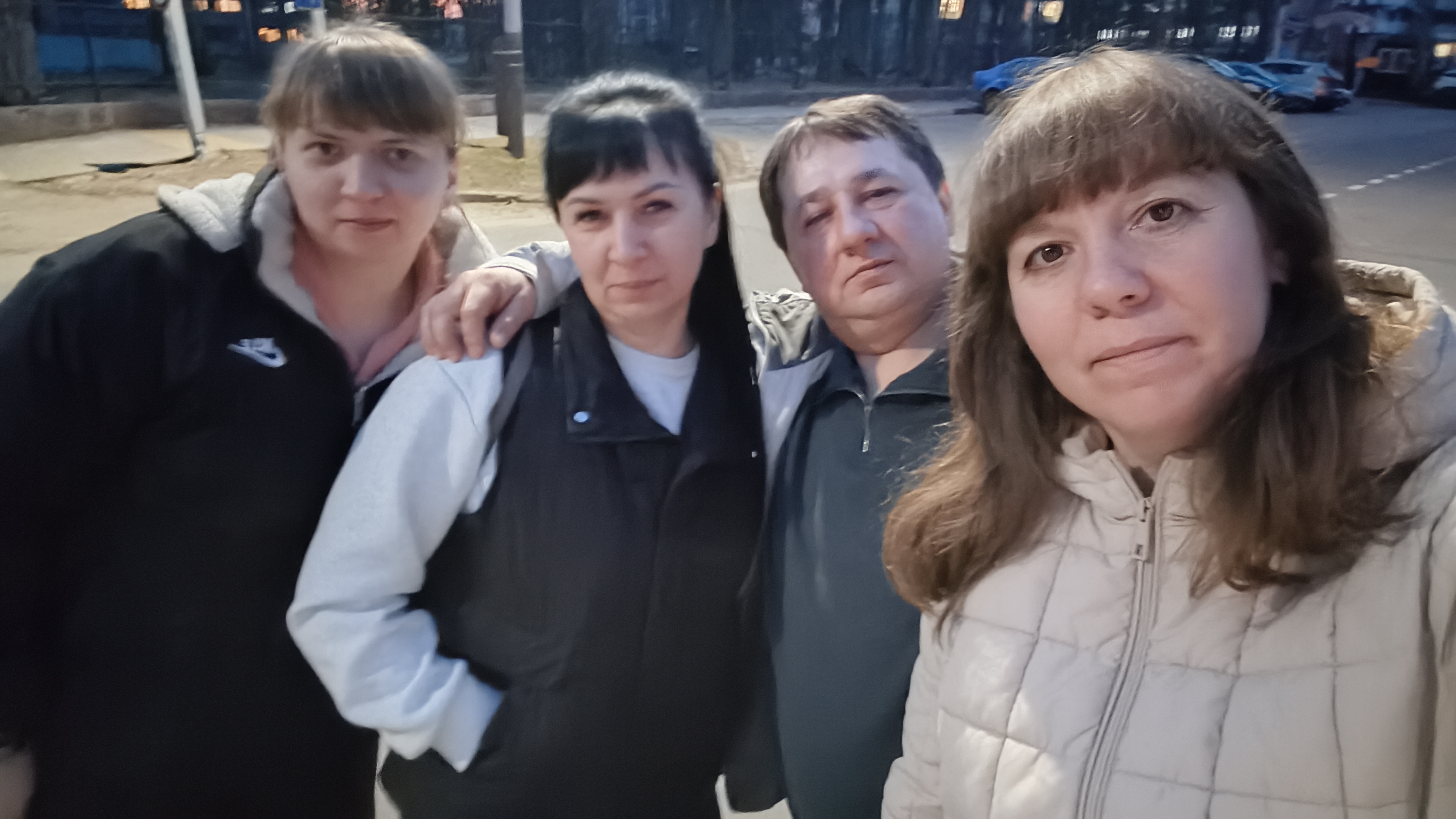 К нам приехали гости.