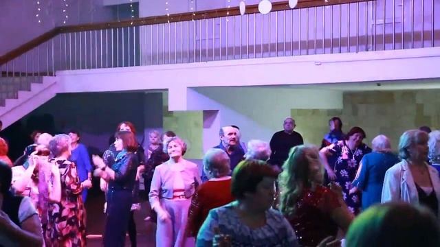 Здесь все для человека: вечером дискотека!