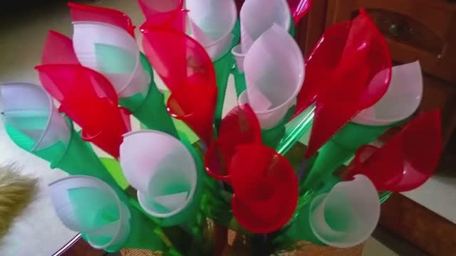 Как сделать Цветы из пластиковых бутылок и стаканчиков!