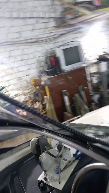 Установка клипсы на переднюю панель ходового тента