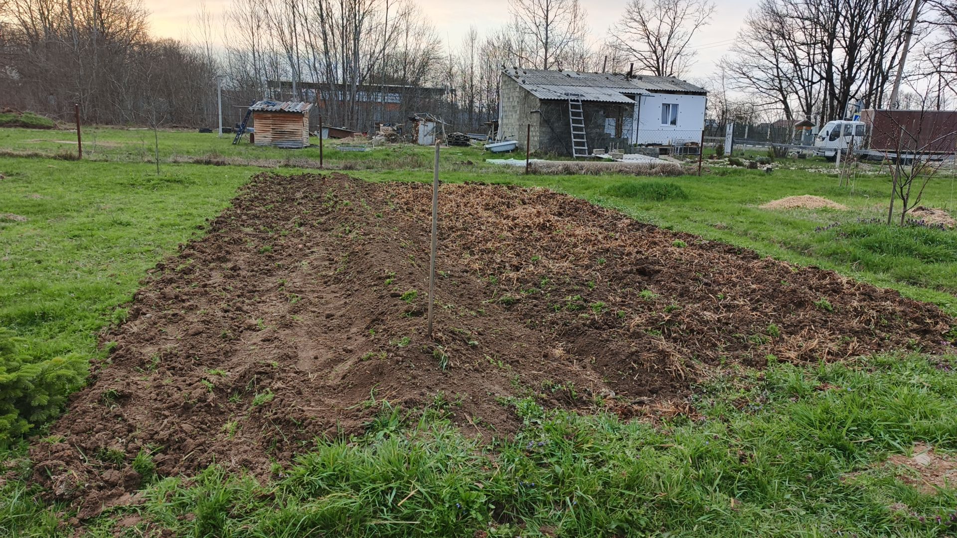 Максимальный результат;готовим почву для картофеля и бахчи.