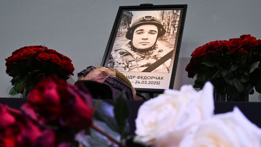 Выследили с беспилотника: год назад погиб военкор «Известий» Александр Федорчак