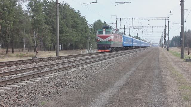 ЧС4Т-545 (БЧ, ТЧ-1 Минск-Сорт.) с поездом №51 СПб - Брест (БЧ)