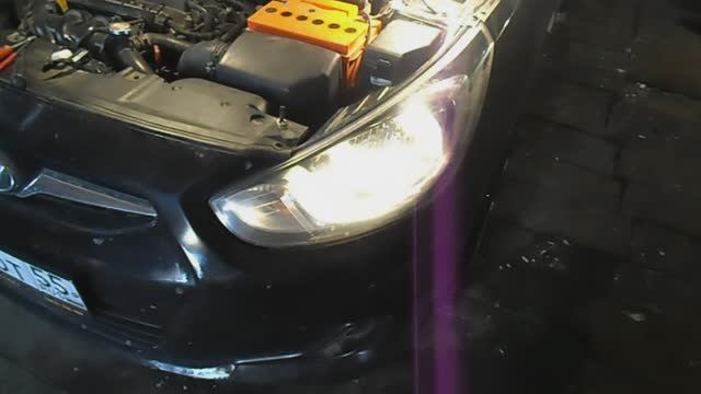 Как заменить лампу головного света в левой блок фаре хендай солярис