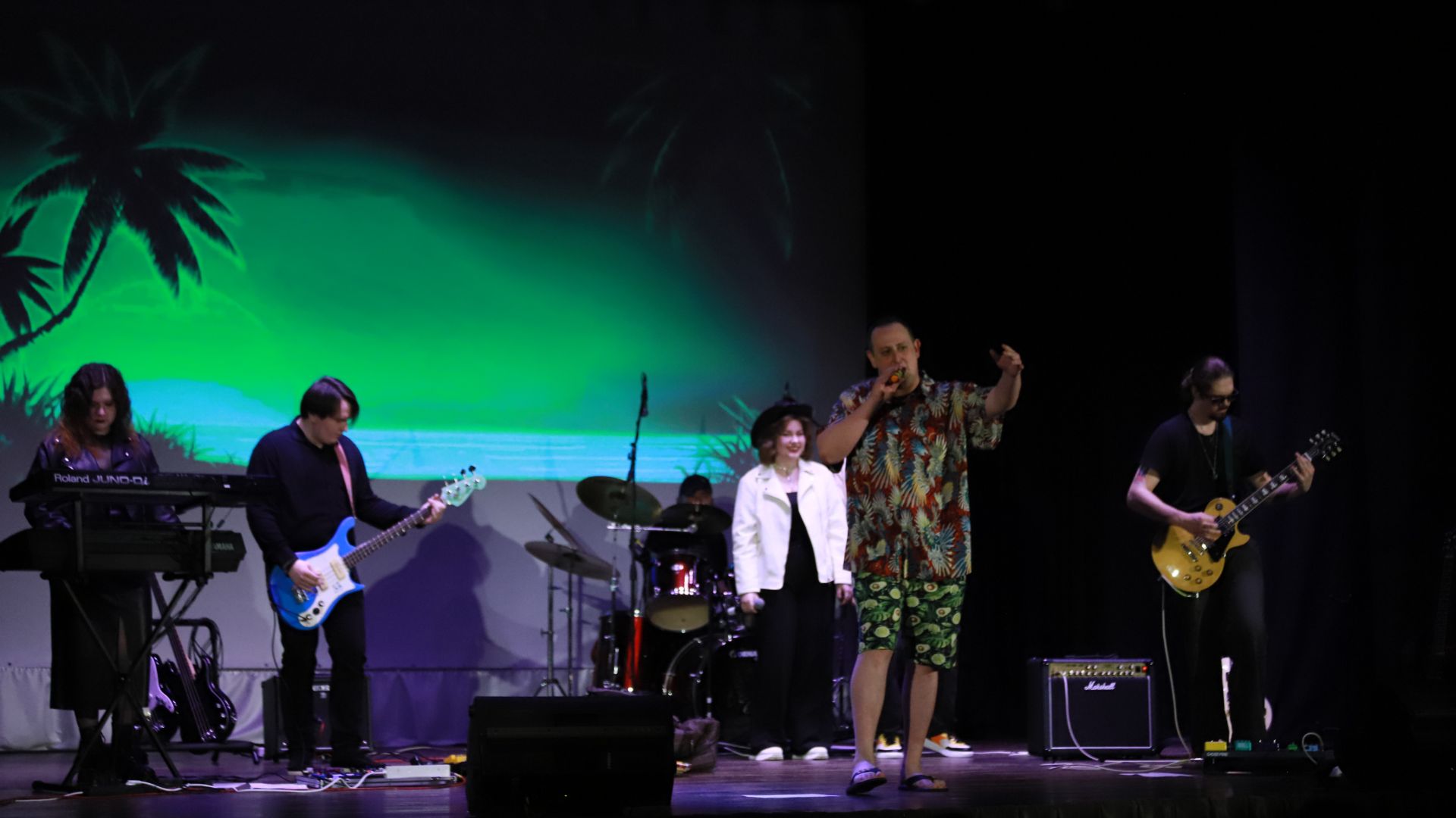 Фрагменты концерта - #ГРУППА_РАЗНЫЕ, Сима Линдеманн