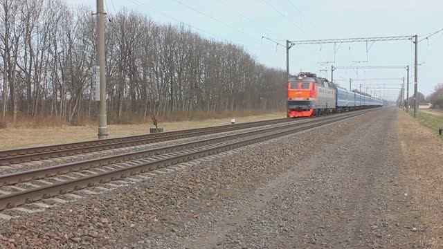 ЧС8-038 (РЖД/Мск, ТЧ-41 Вязьма) с поездом №27 Мск - Брест (БЧ)