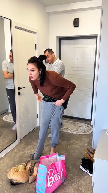 Даже кабель не мог удержаться у него во рту 😂 забавная комедия