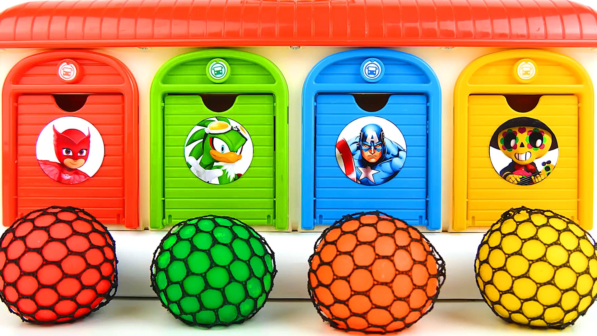 Мультики залипалки малышам. Радужные мячики-сжимайки и разноцветный гараж. Забавные игрушки.