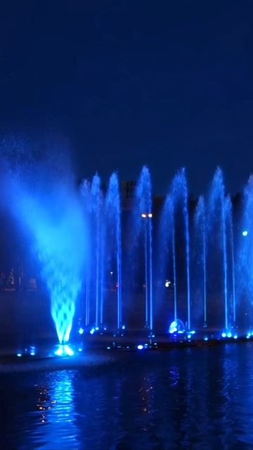 ЕКАТЕРИНБУРГ. ФОНТАН НА ПЛОТИНКЕ