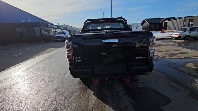 Исузу3 ISUZU D-MAX  черный пикап  2026-03-18 15-50-17