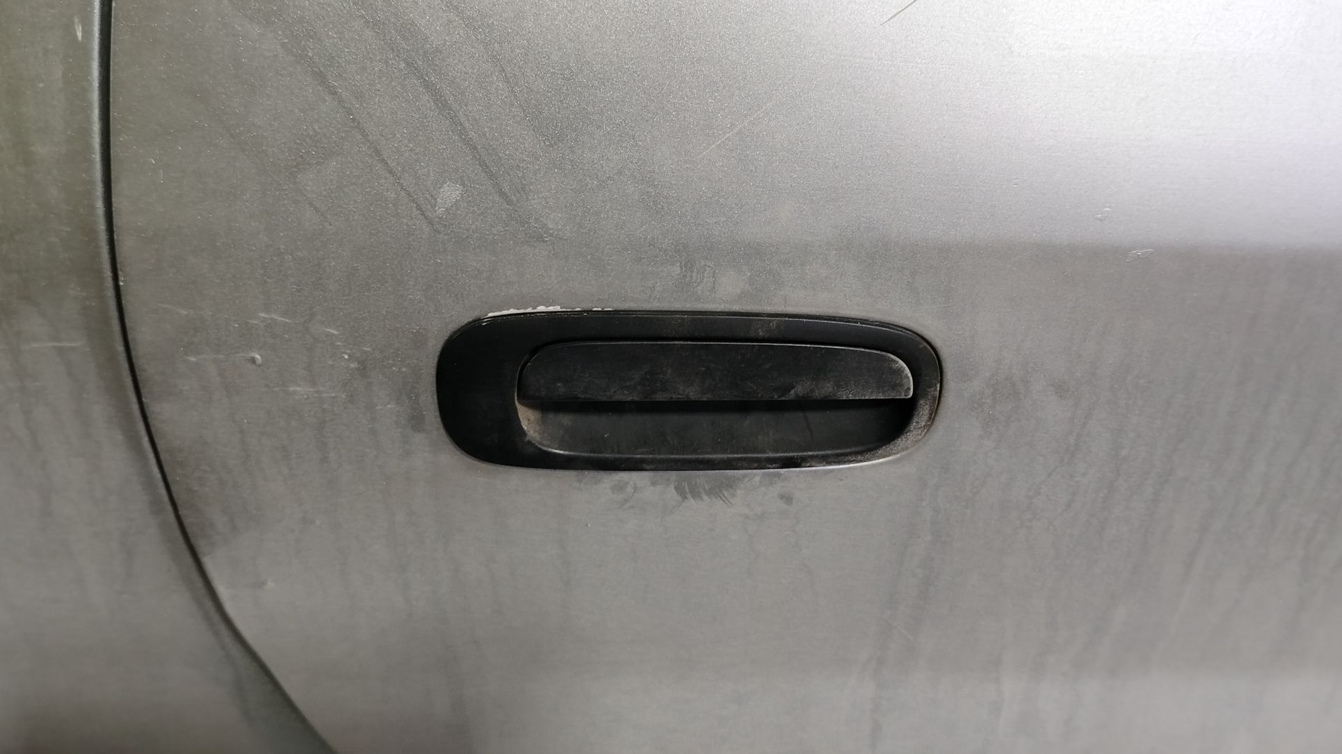 Как снять задние наружние ручки дверей Toyota Nadia