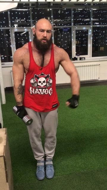 Махи с гантелей в бок по 1ой руке