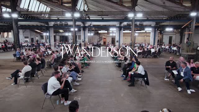 Показ коллекции JW Anderson весна-лето 2023