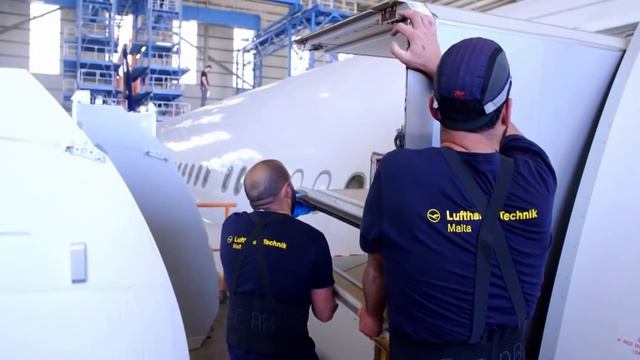 Airplane Heavy Maintenance _ Mega Pit Stops _ Episode 1 _ Free Documentary