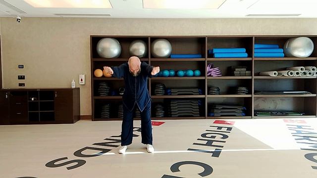 18 форм тайцзи-цигун | Упражнение 6: Грести веслами в лодке