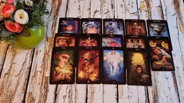 КОМУ ТЫ ПОКОЯ НЕ ДАЕШЬ? | Гадание таро расклад